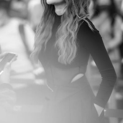 Ray Sears | Englot - - : ฟิค Girl Love (แชท)