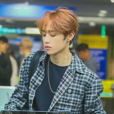 MEN FOR RENT👑: นิยายรักวัยว้าวุ่น