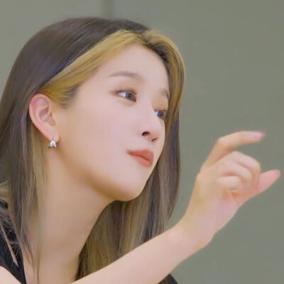 คือเรื่องมันเป็นงี้เว้ย - Exbin: ฟิค Girl Love (แชท)