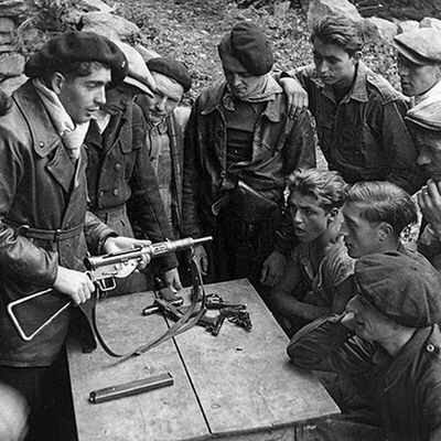 Asher war: สะท้อนสังคม