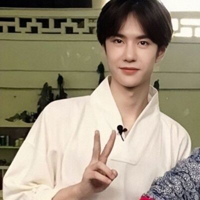 ไอเเว่นมันอ่อน/โยน. Wang Yibo` Xiao Zhan`: ฟิค Boy Love (แชท)